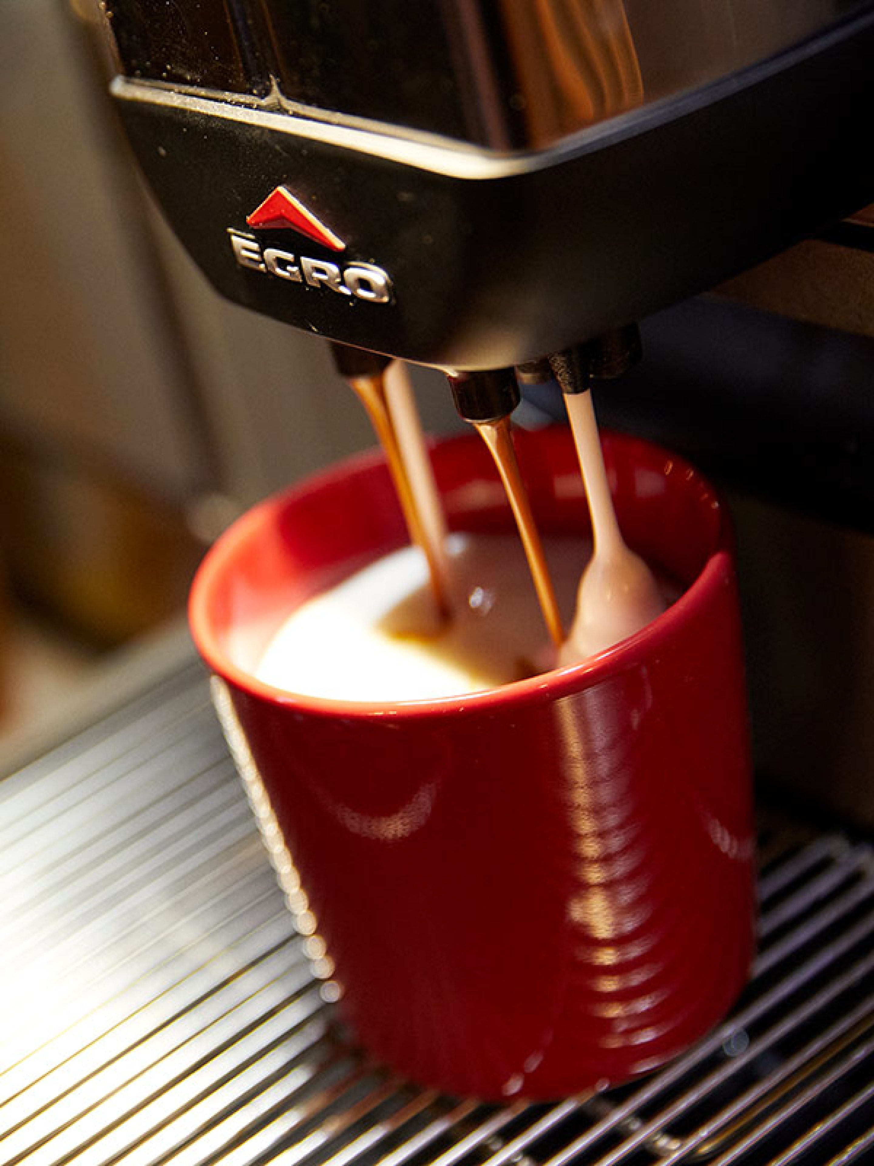 How does a bean to cup coffee machine work? - FreshGround